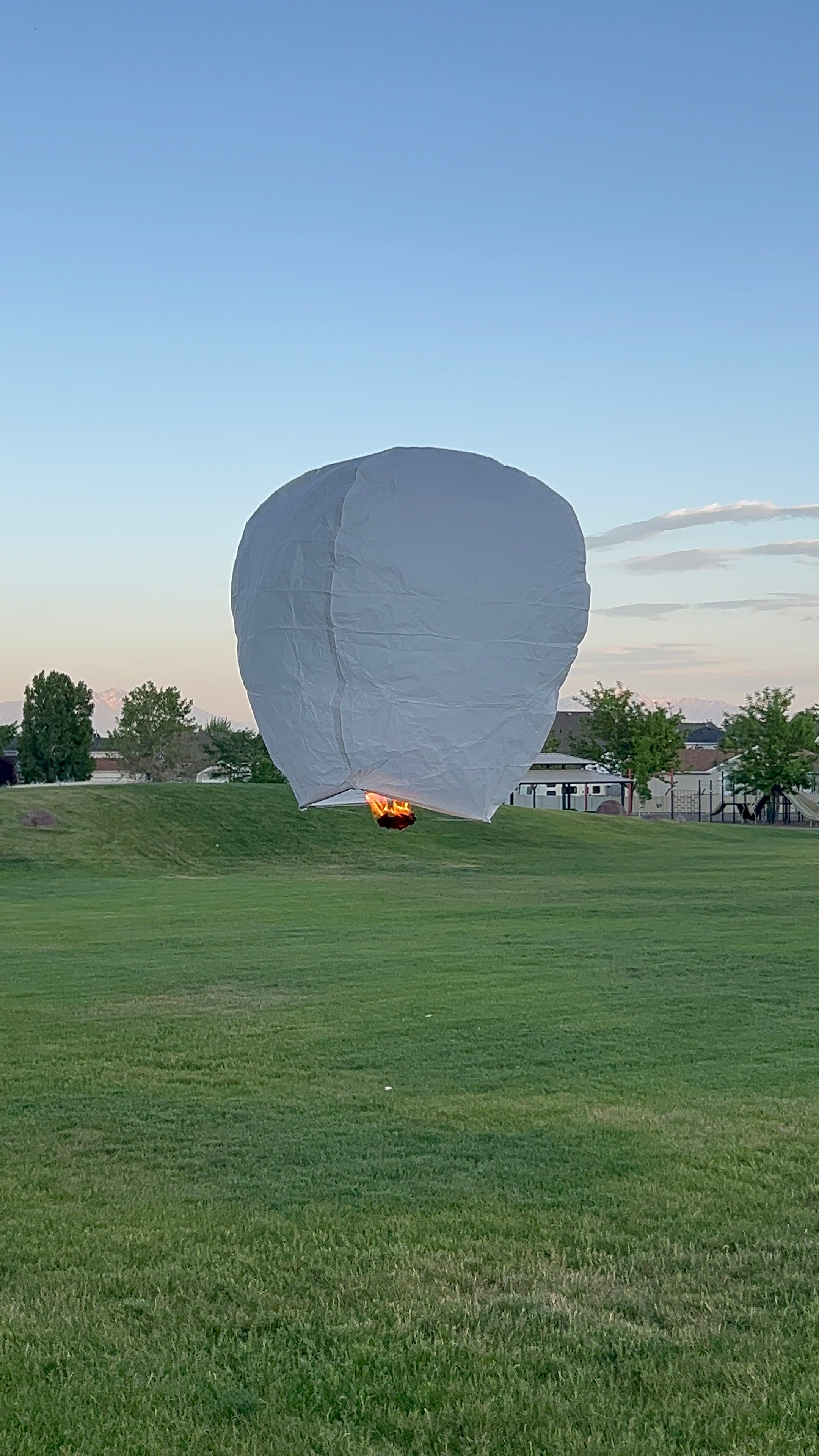 Sky Lantern Etiquette: Do's and Don'ts for a Respectful Release - Utah ...